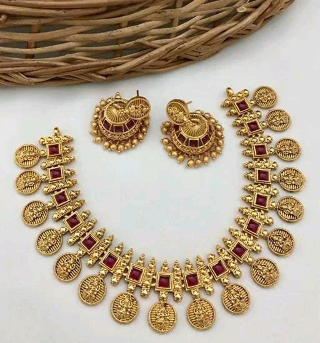 Laxmi Coin Necklace Set Kasulaperu Long Haram for Women/ Southindian ...