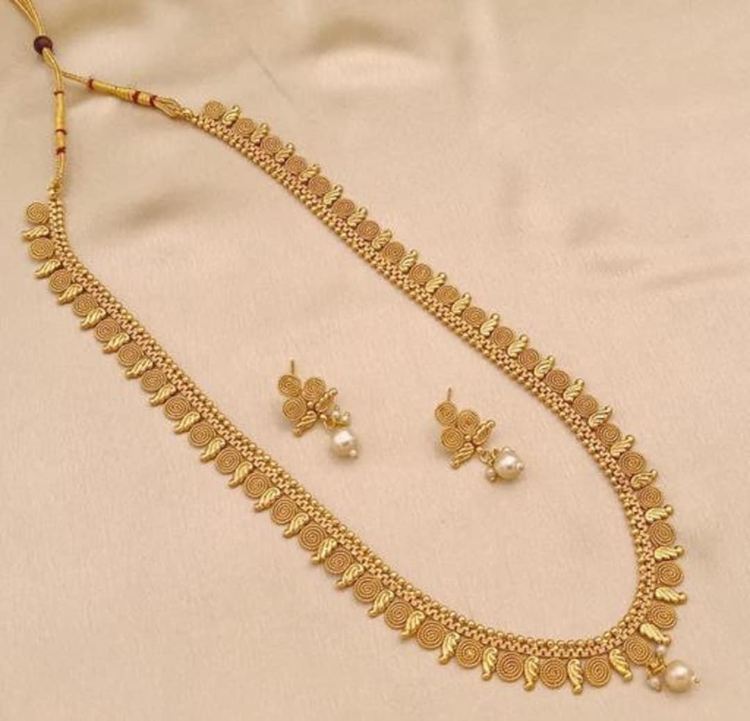Saree Look Maharashtrian Long Chain Necklace Set Kasulaperu Long Haram ...