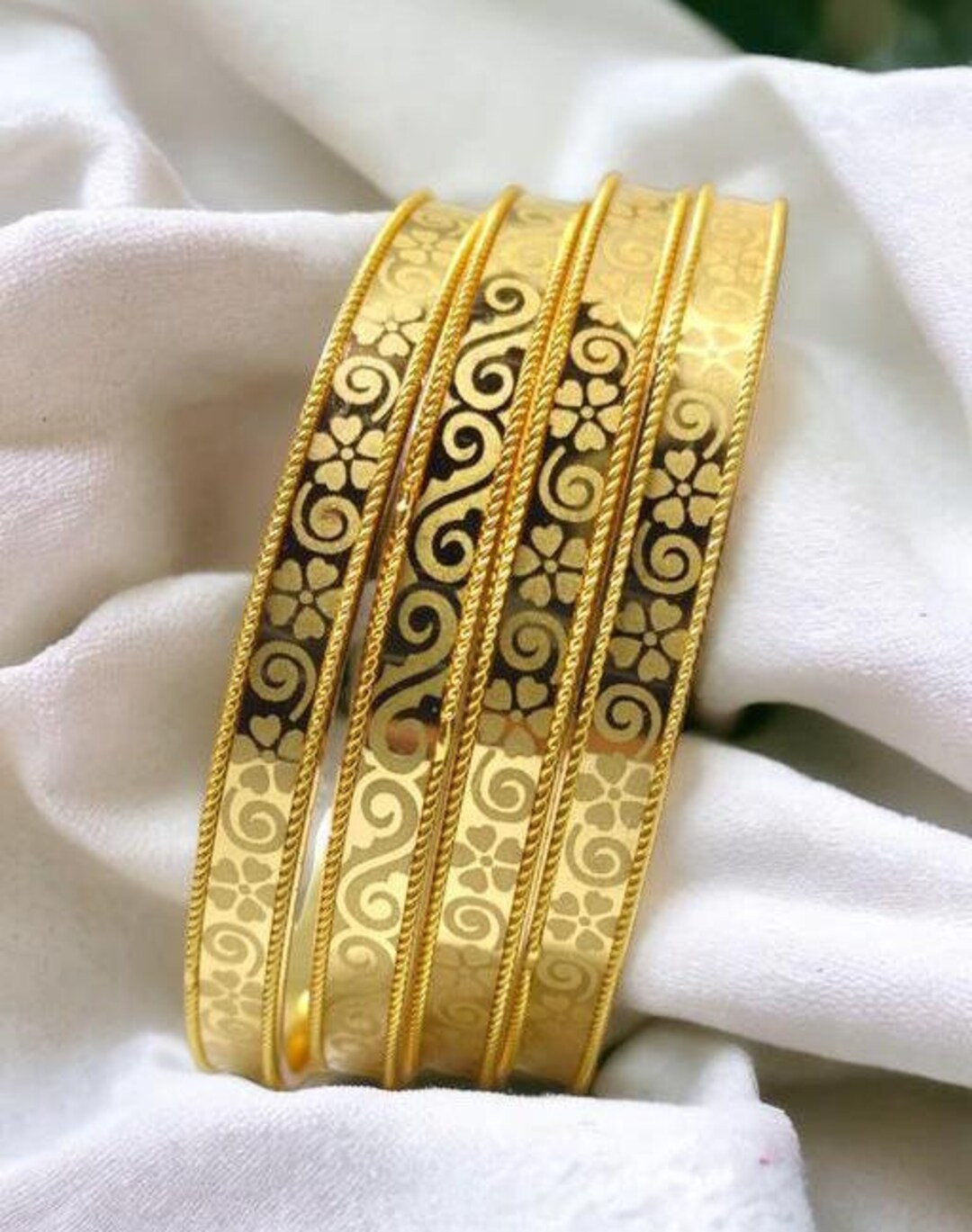 Sabyasachi Golden Bangles Set/ Stylish Bangles/ Rajasthani Kundan ...