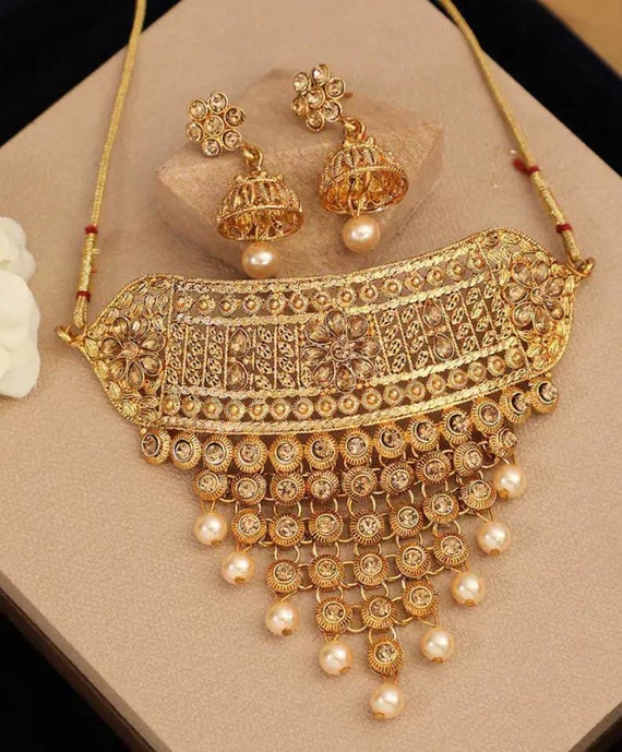 Gold jewellery set bridal store