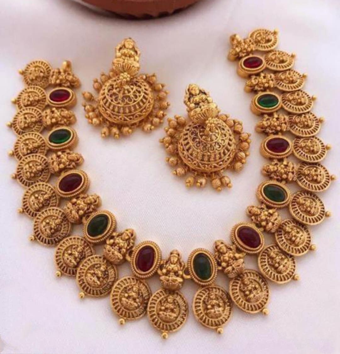 Gold Toned Traditional South Indian Jewelry Set/ Bridesmaid Kundan ...