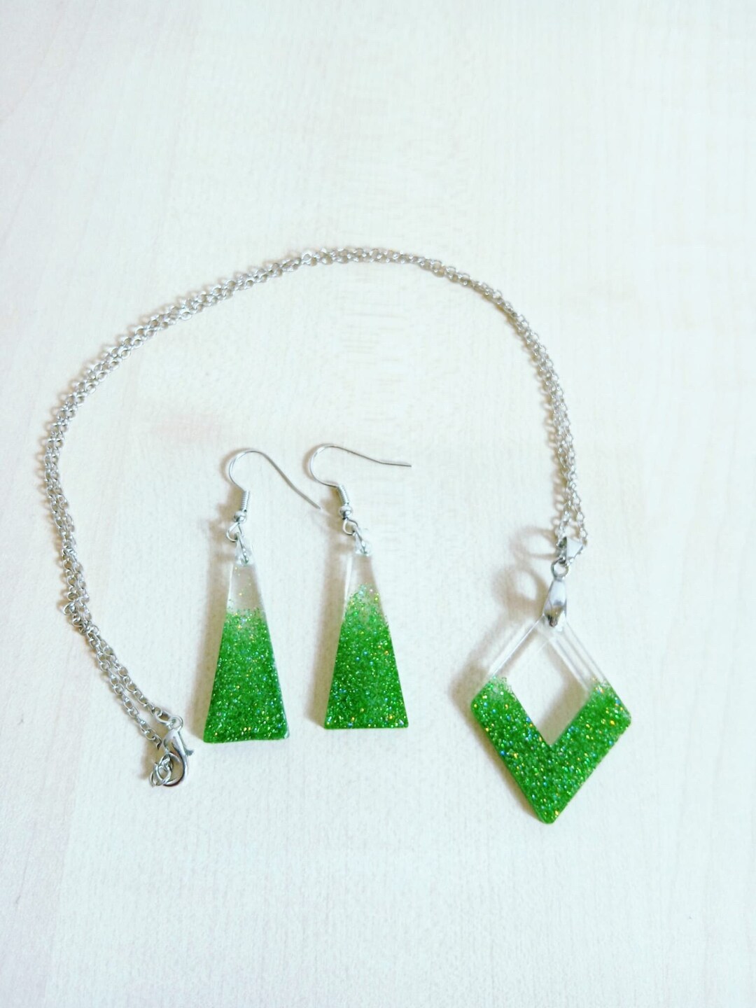 Handmade Resin Jewelry Set Green Color Necklace And Earrings Best Gift