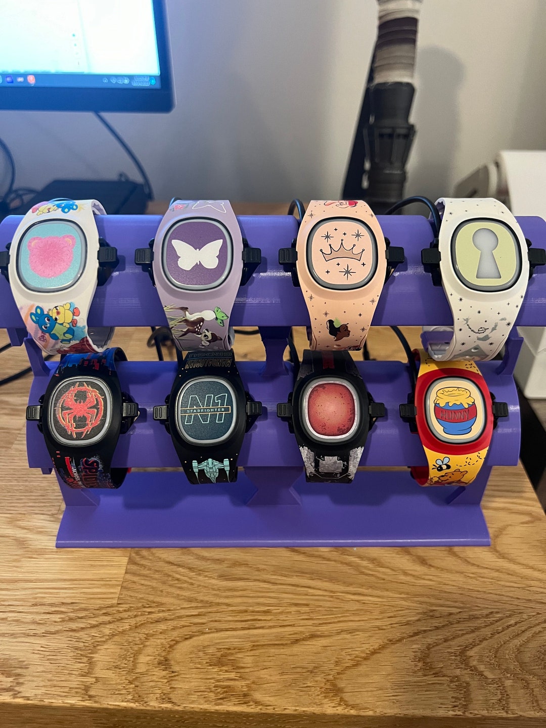 Family Dual Size Double Decker Disney Magicband+ & Charger Display ...
