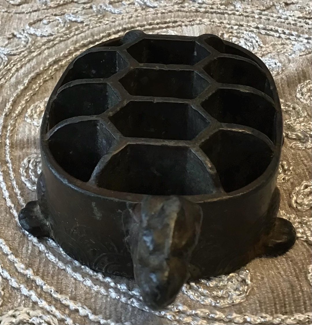 Vintage Japanese Dragon Cast Iron Flower Frog (kenyan) for Ikebana ...