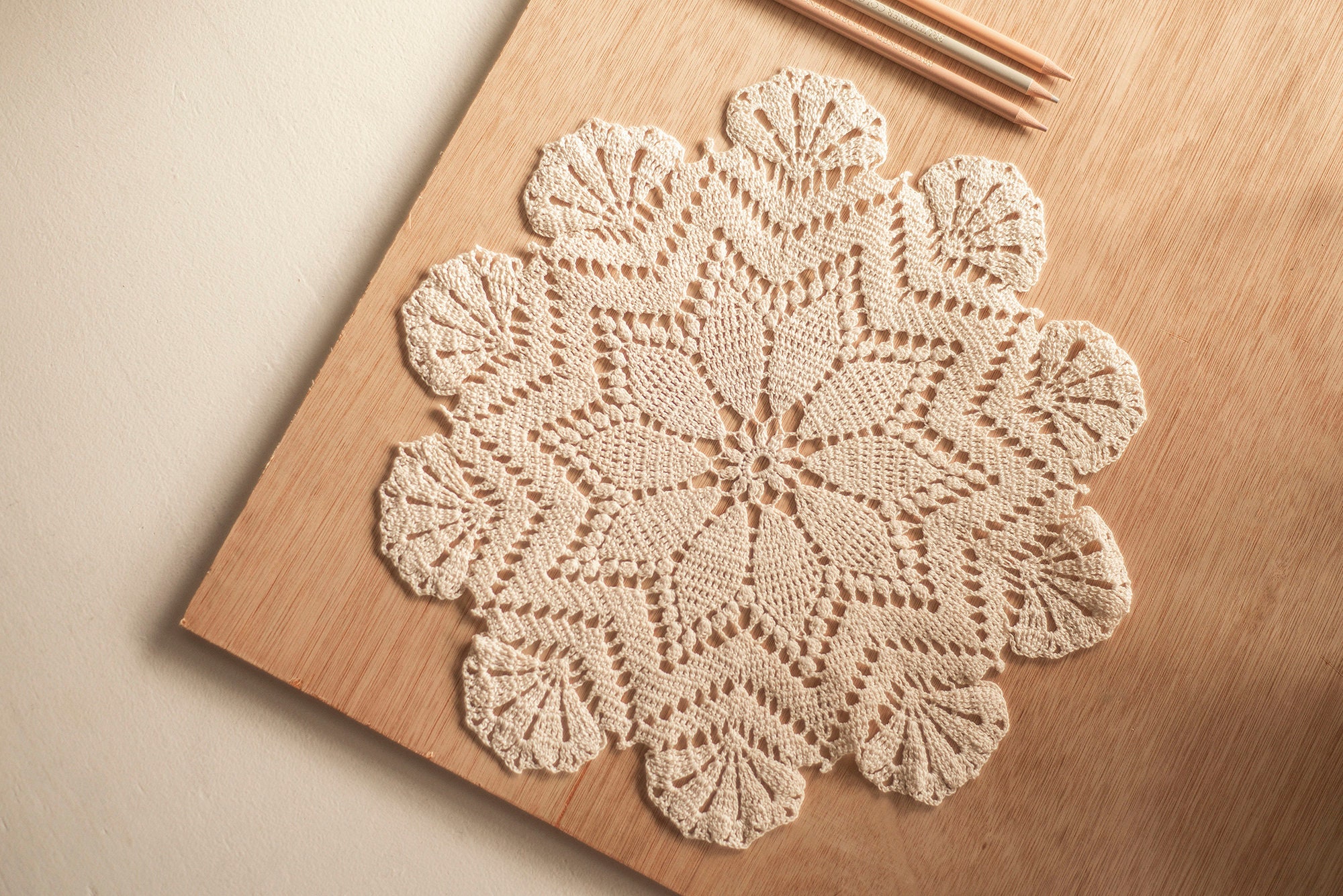 Easy Crochet Table Mat Pattern - Modern Crochet Doily Pattern - Crochet ...