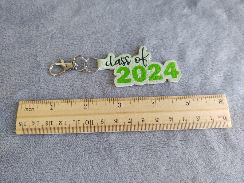 Personalized Graduation "class Of" Key Chain or Zipper Pull Charm Clip ...