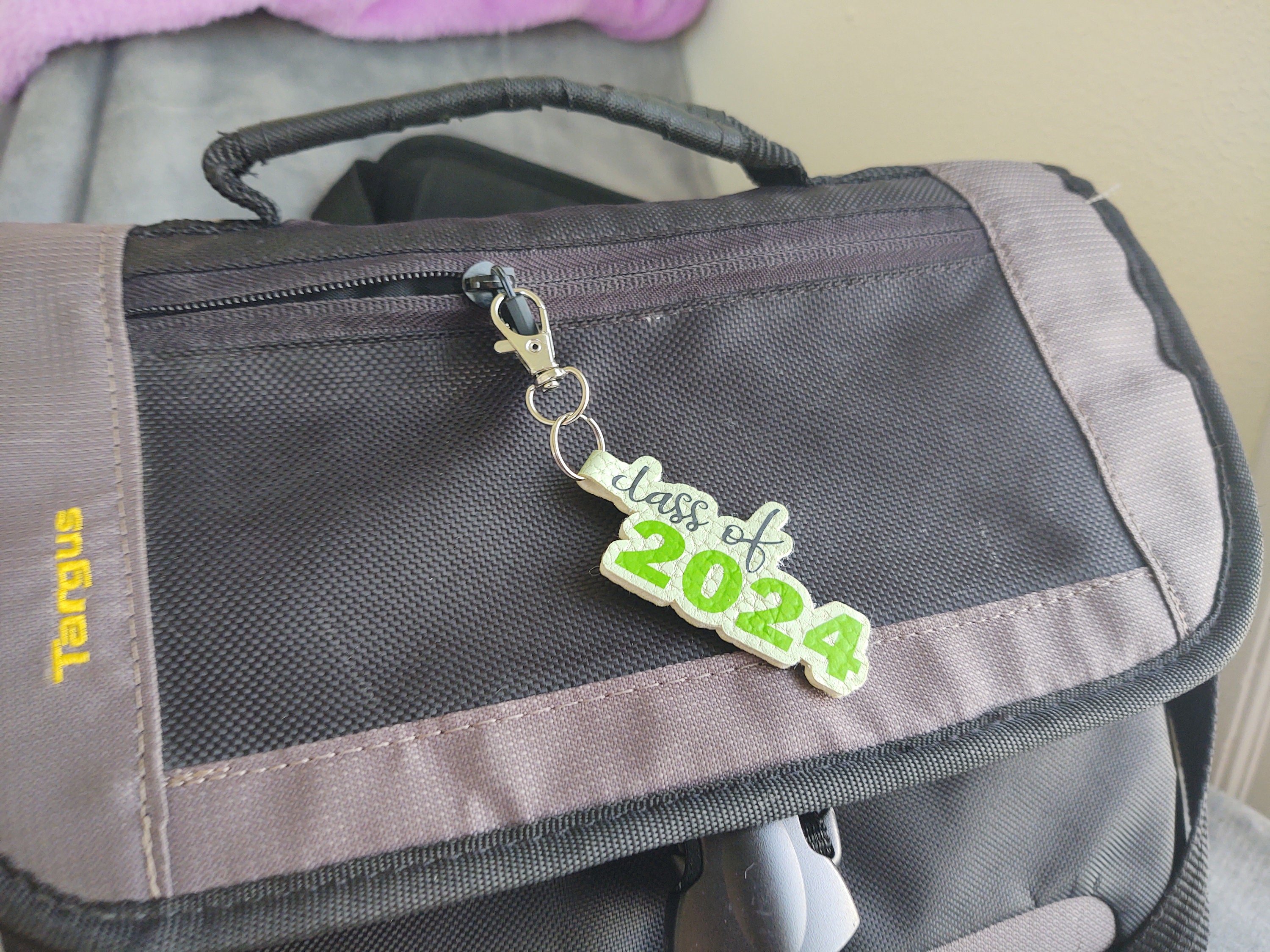 Personalized Graduation "class Of" Key Chain or Zipper Pull Charm Clip ...