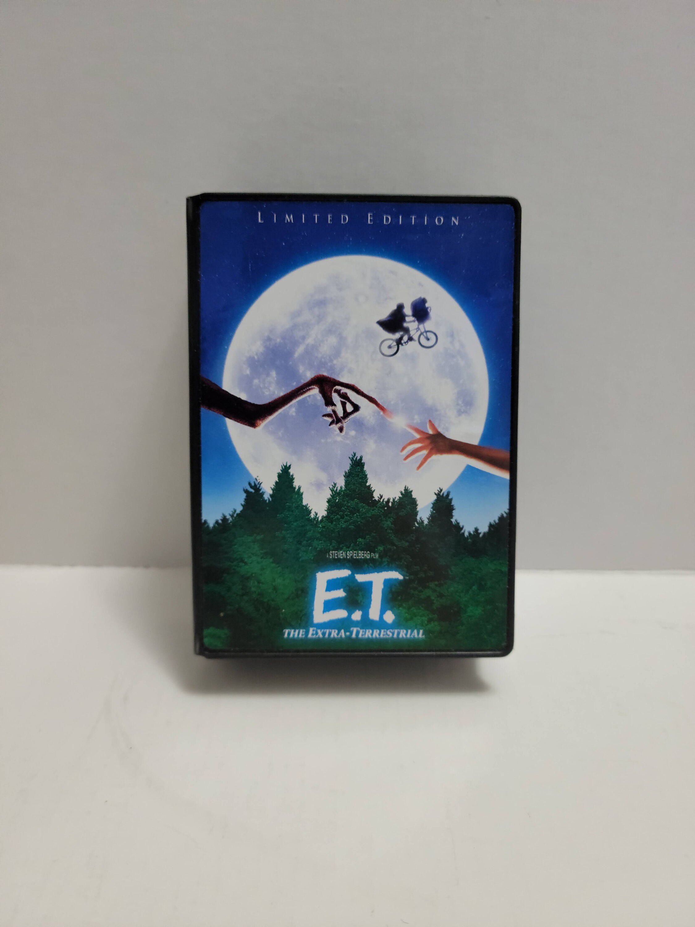 20th Anniversary of ET Kids Toy Set: Calendar and Stickers Package ...