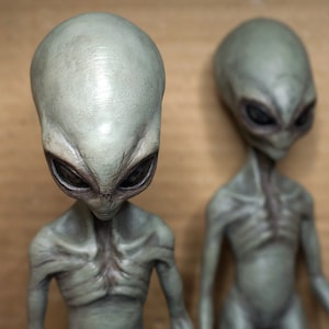 BIG 1/6 Grey Alien Figure Roswell Area 51 S4 UFO Pilot Model Retro Sci ...