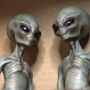BIG 1/6 Grey Alien Figure Roswell Area 51 S4 UFO Pilot Model Retro Sci ...