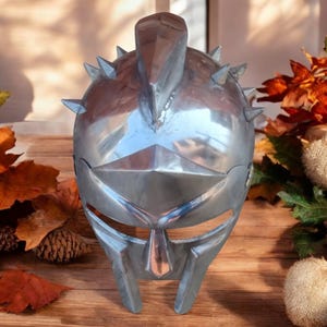 Medieval Helmet Warrior Gladiator Helmet Maximus Armour Roll Play Roman ...
