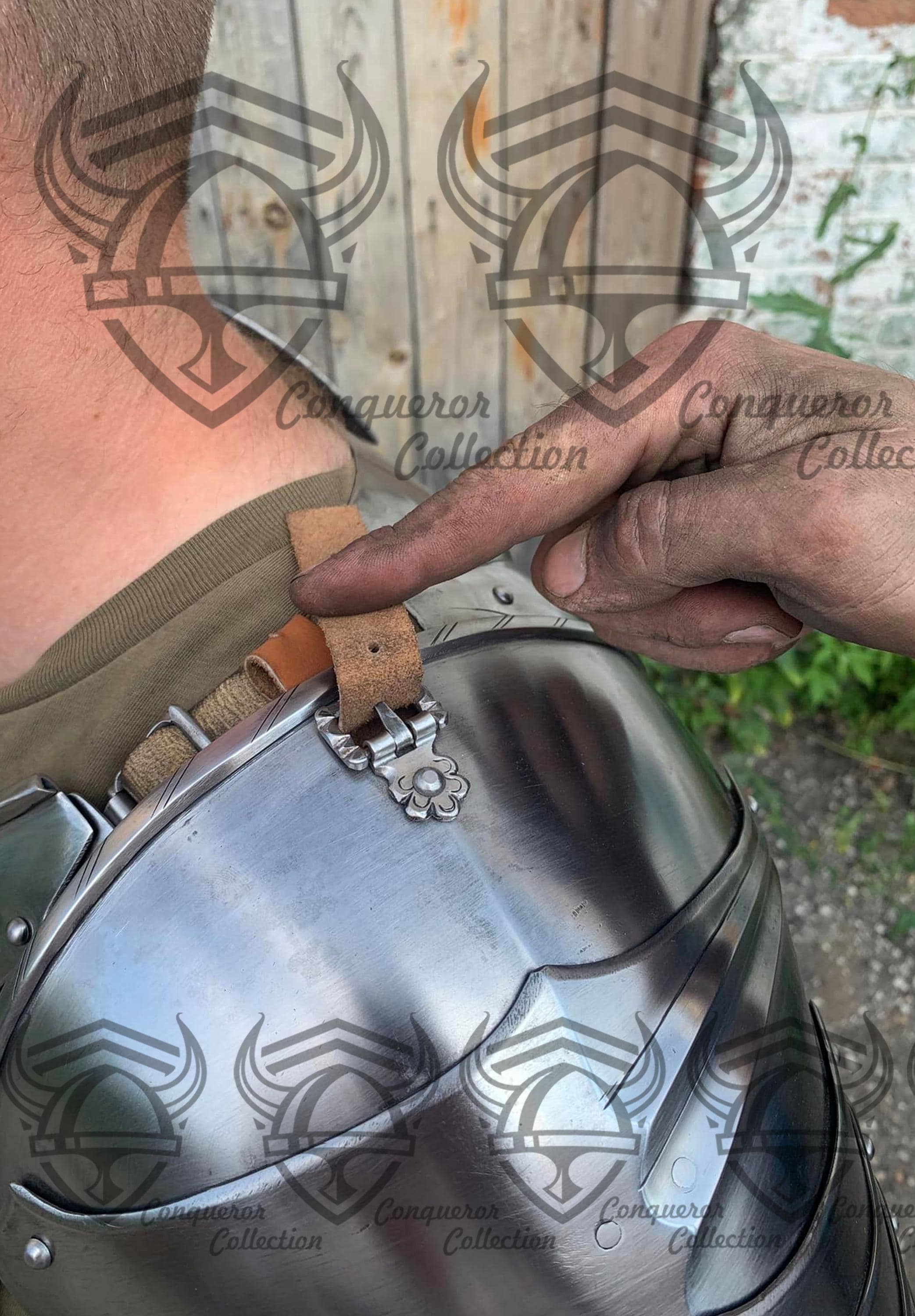 Medieval Hardened Steel Gorget Spaulders Pauldrons and Neck Armor ...