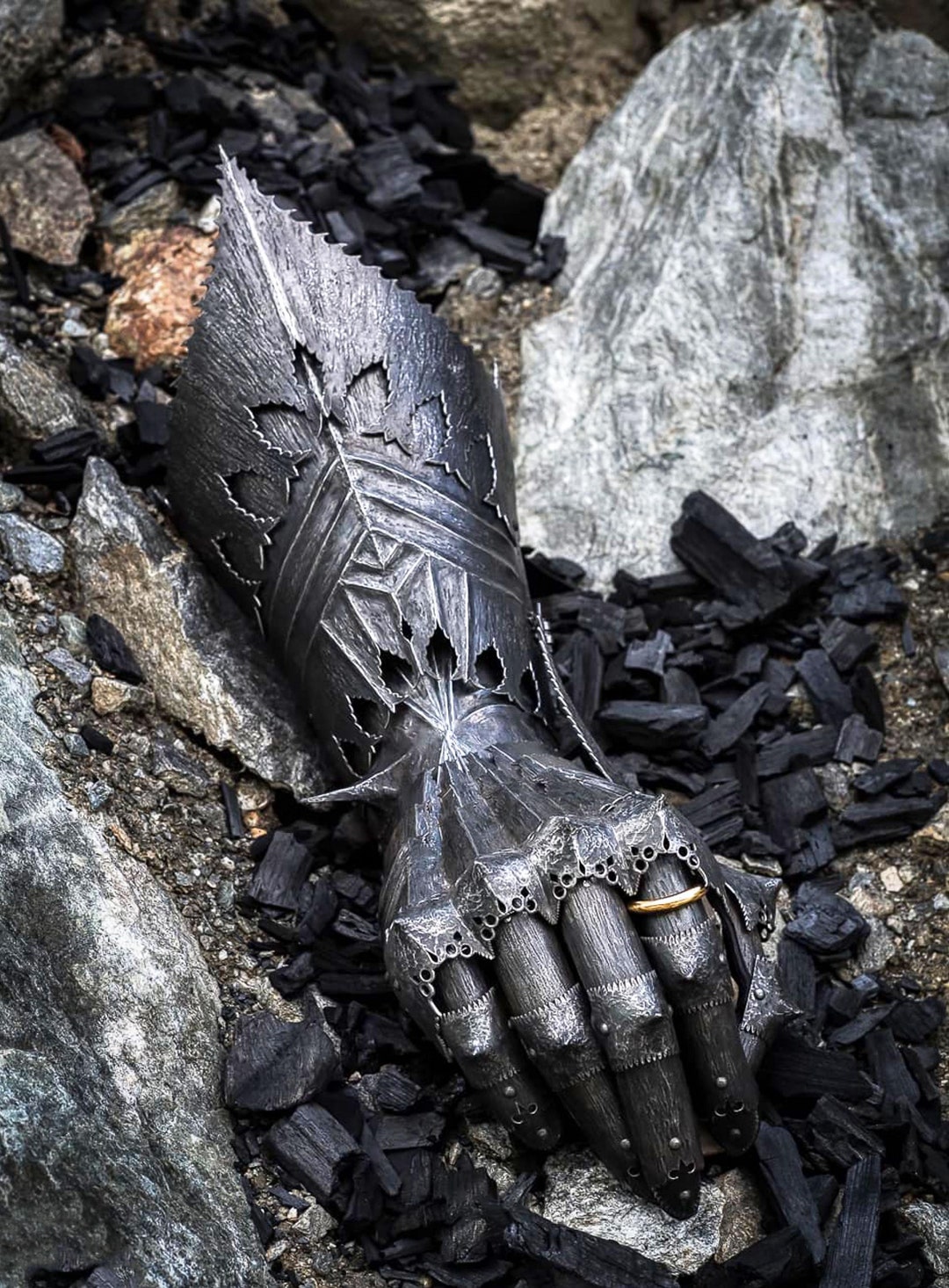 LOTR Black Lord Sauron's Gauntlet Medieval Nazgul Pair of Gloves Witch ...