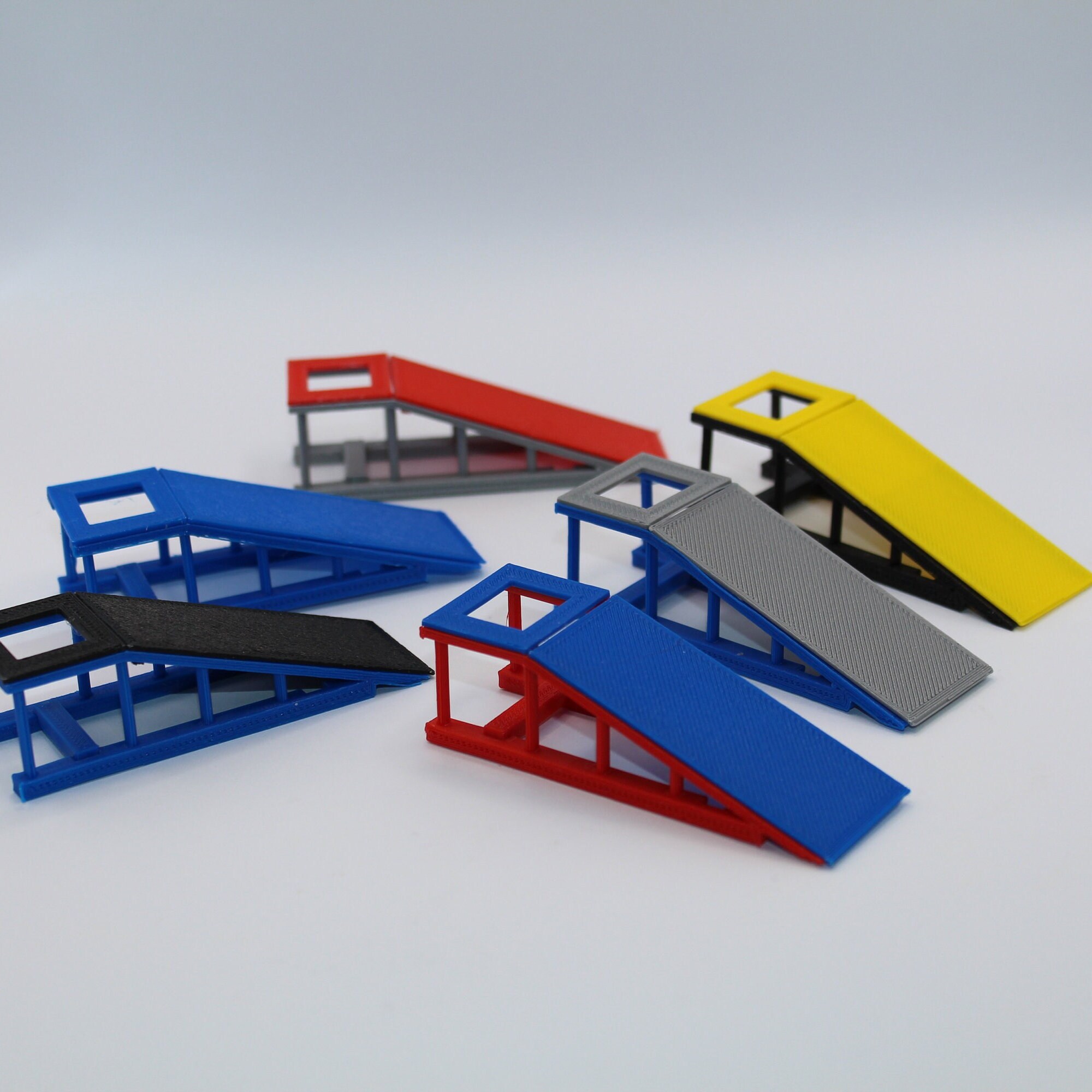 1/18 Scale Car Ramp for Garage, Repair Shop, Workshop, Showroom Diorama ...