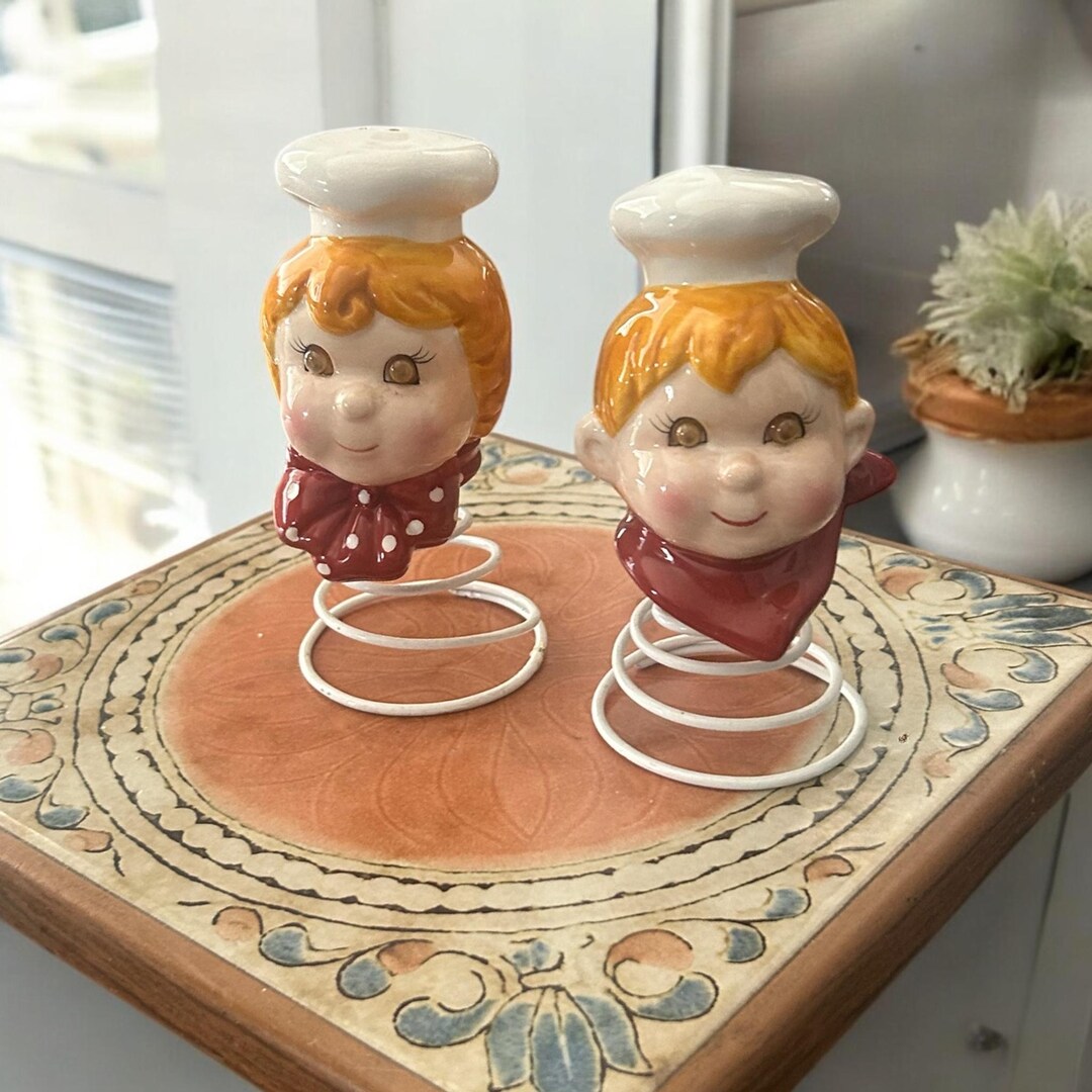 Retro Boy Girl Salt and Pepper Shakers on Spring With Moving Eyes ...