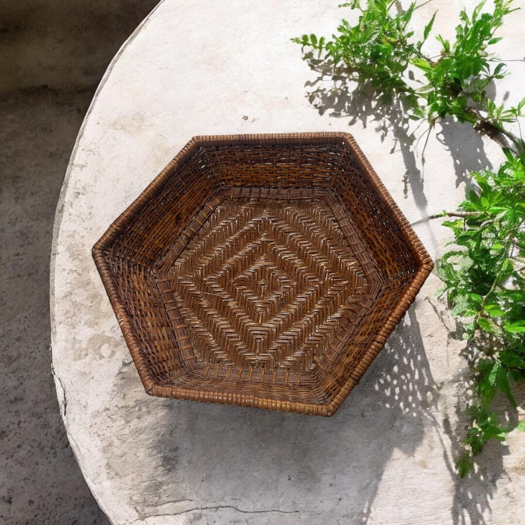 Vintage HEXAGONAL WOVEN BASKET, Diamond Pattern Woven Rattan Hexagon ...