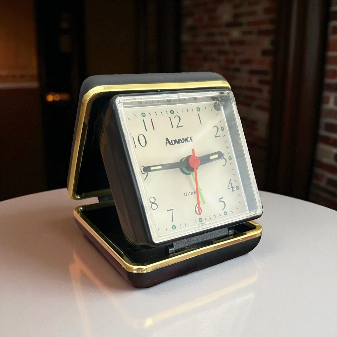 Vintage Advance Quartz Clamshell Travel Alarm Clock, - Etsy