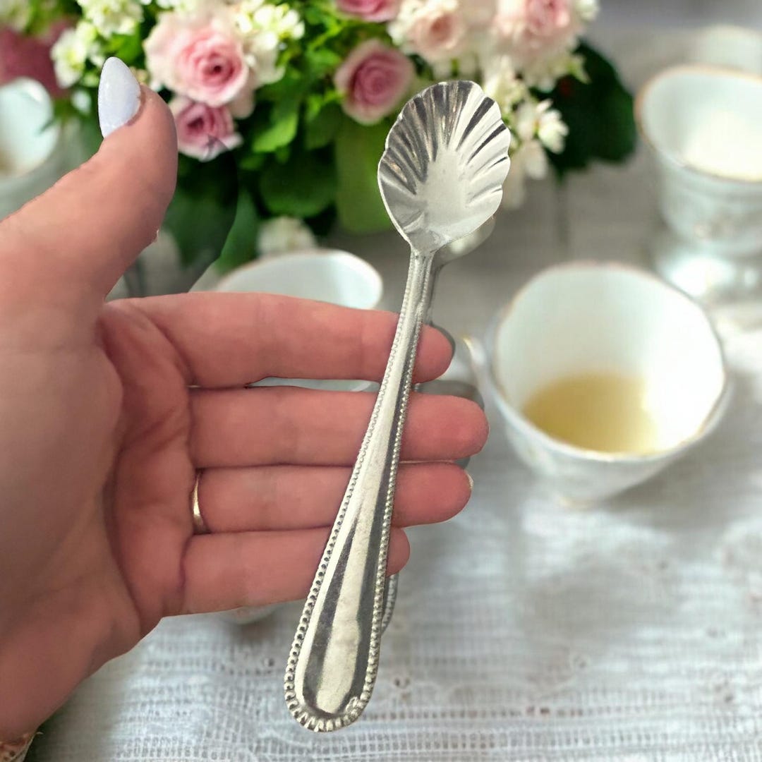 Lara Mirror (stainless) Sugar Shell Spoon Lara Mirror, Vintage ...