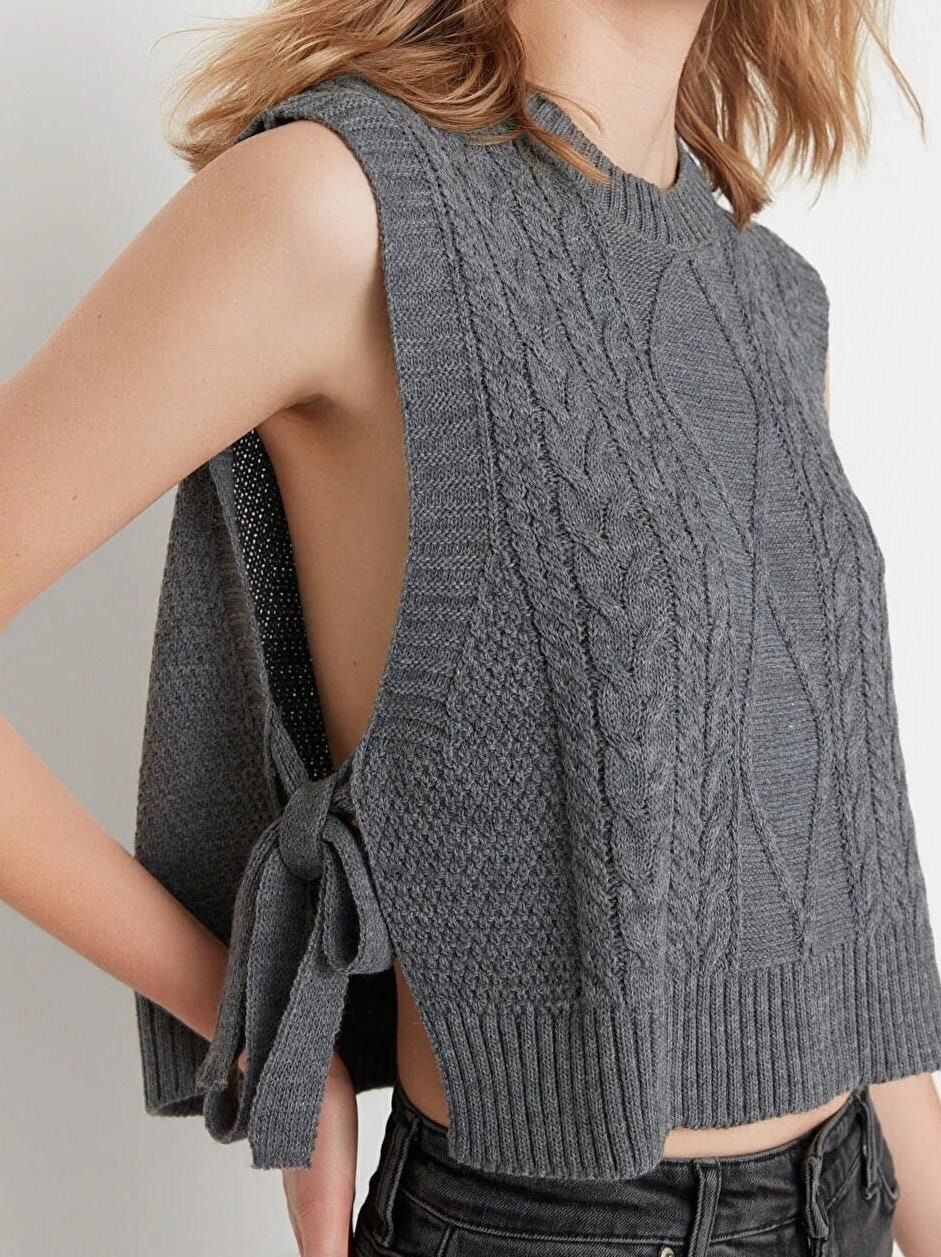 Loose Fit Side-tie Detailed Sleeveless Knitted Cropped Sweater, Woman ...