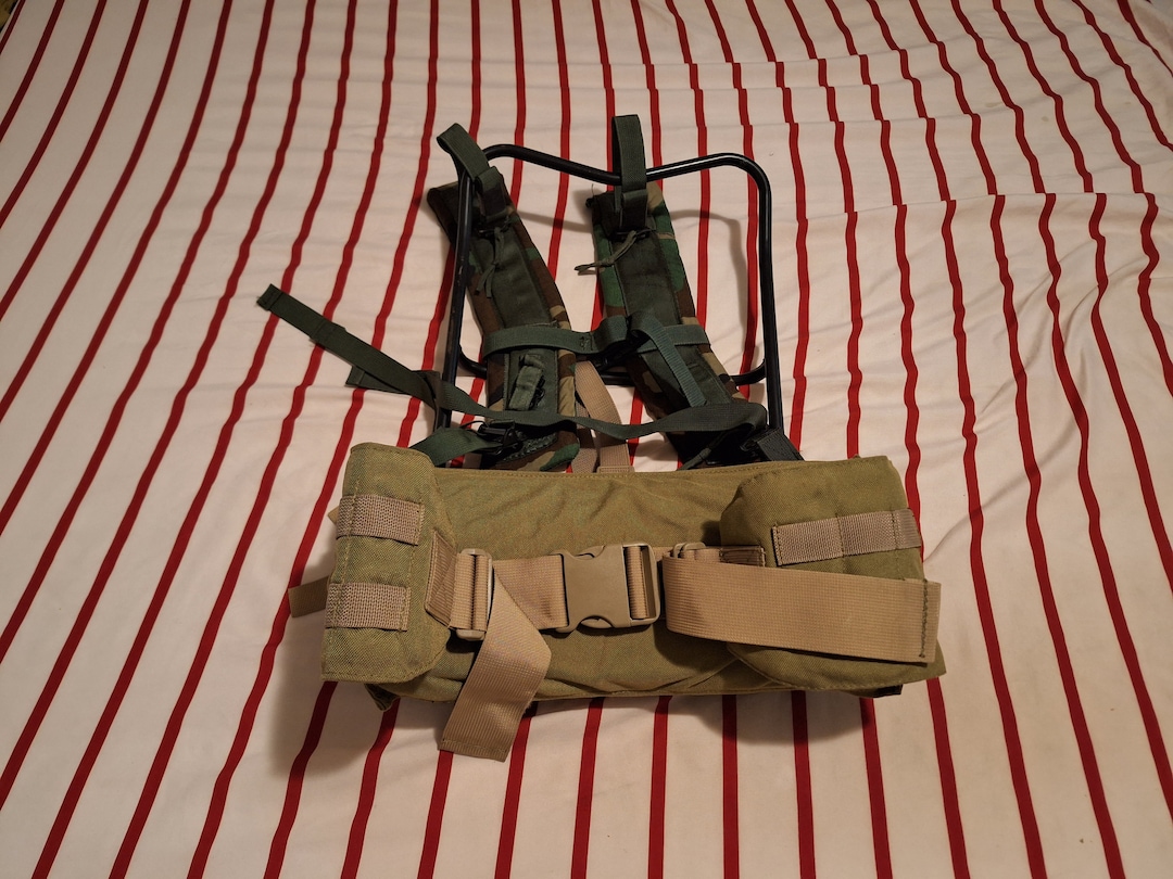 U.S. Army Backpack Metal Frame With Belt and Shoulder Stripes Used - Etsy