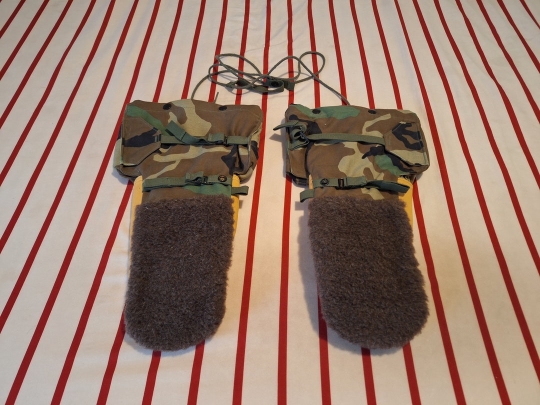 U.S. Army Woodland Camo Extreme Cold Weather Mitten Set With Liner Size ...