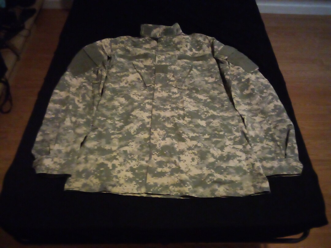 U.S. Army Insect Repellent ACU Camouflage Combat Coat Size Medium-xx ...