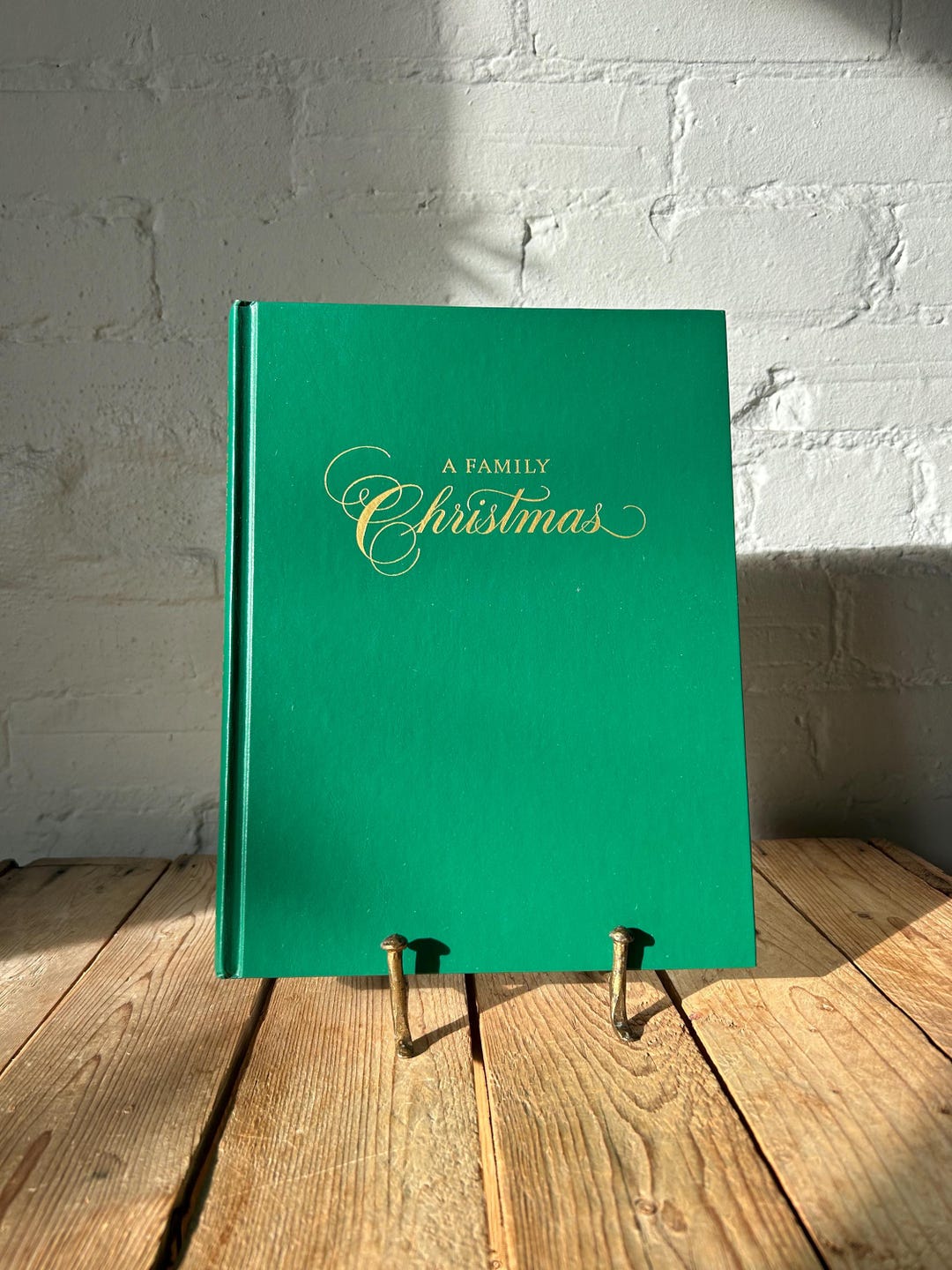 Coffee Table Book - Green/gold - ‘A Family Christmas’ Vintage Christmas ...