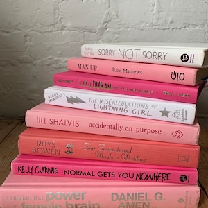 Pink Book Stack, Aesthetic Pink Books, Preppy Pink Books ,pink Home ...