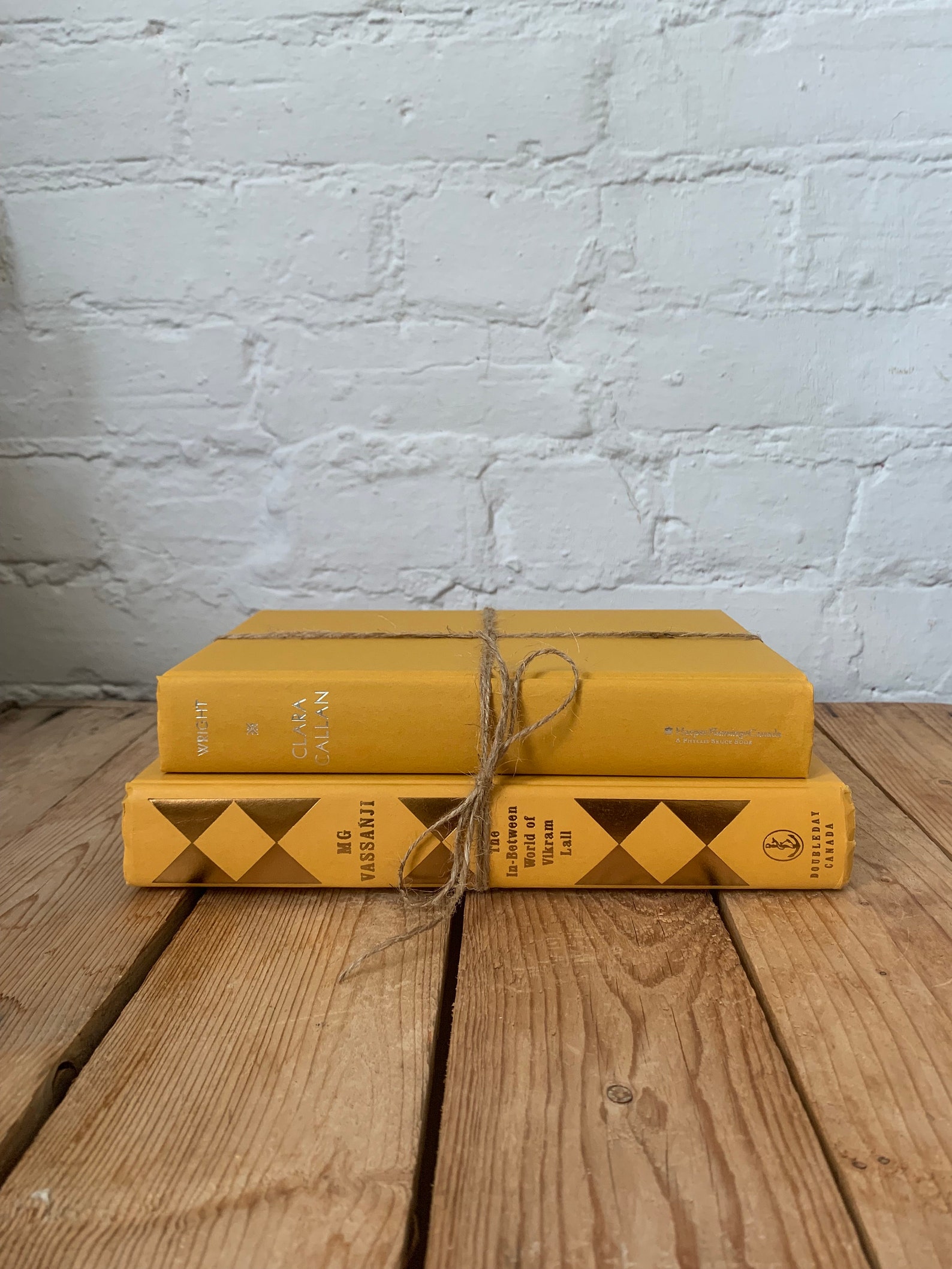 Yellow Staging Books, Yellow Home Decor, Yellow Interior Design, Shelf ...