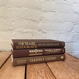 Brown Book Stack, Bundle of Aesthetic Brown Books for Bookshelf Styling ...