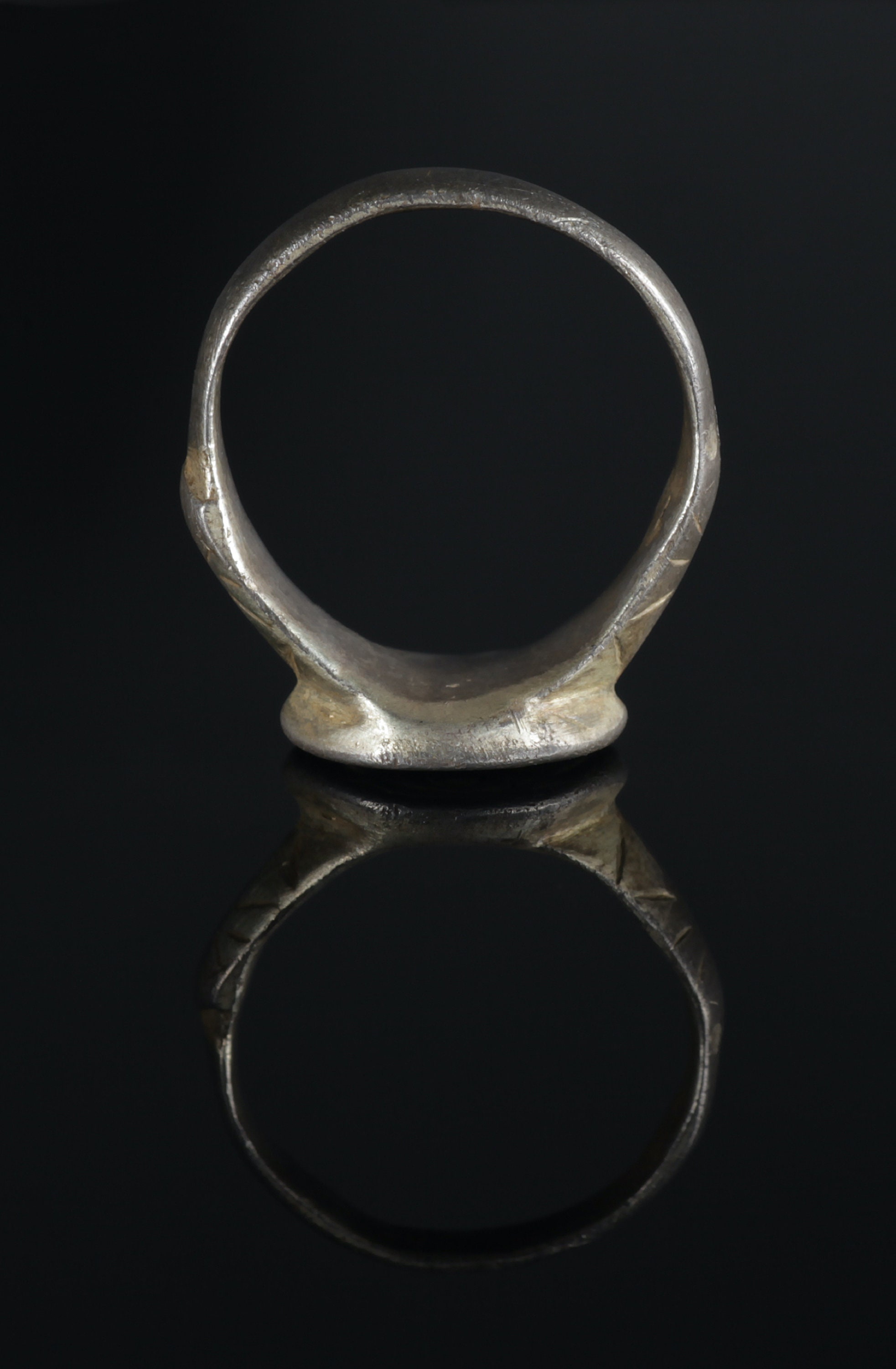 Early Islamic Oval-shaped Ring With Floral Ornament Ancient Rare Signet ...