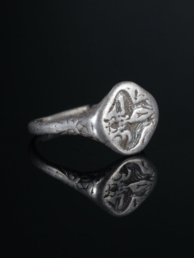 Ancient Signet Ring Engraved Antique Silver Ring Animals in a Duel ...