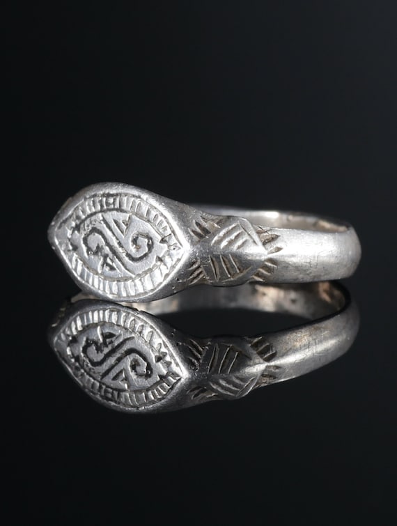 Genuine Medieval Artifact Early Islamic Almond-Shaped… - Gem