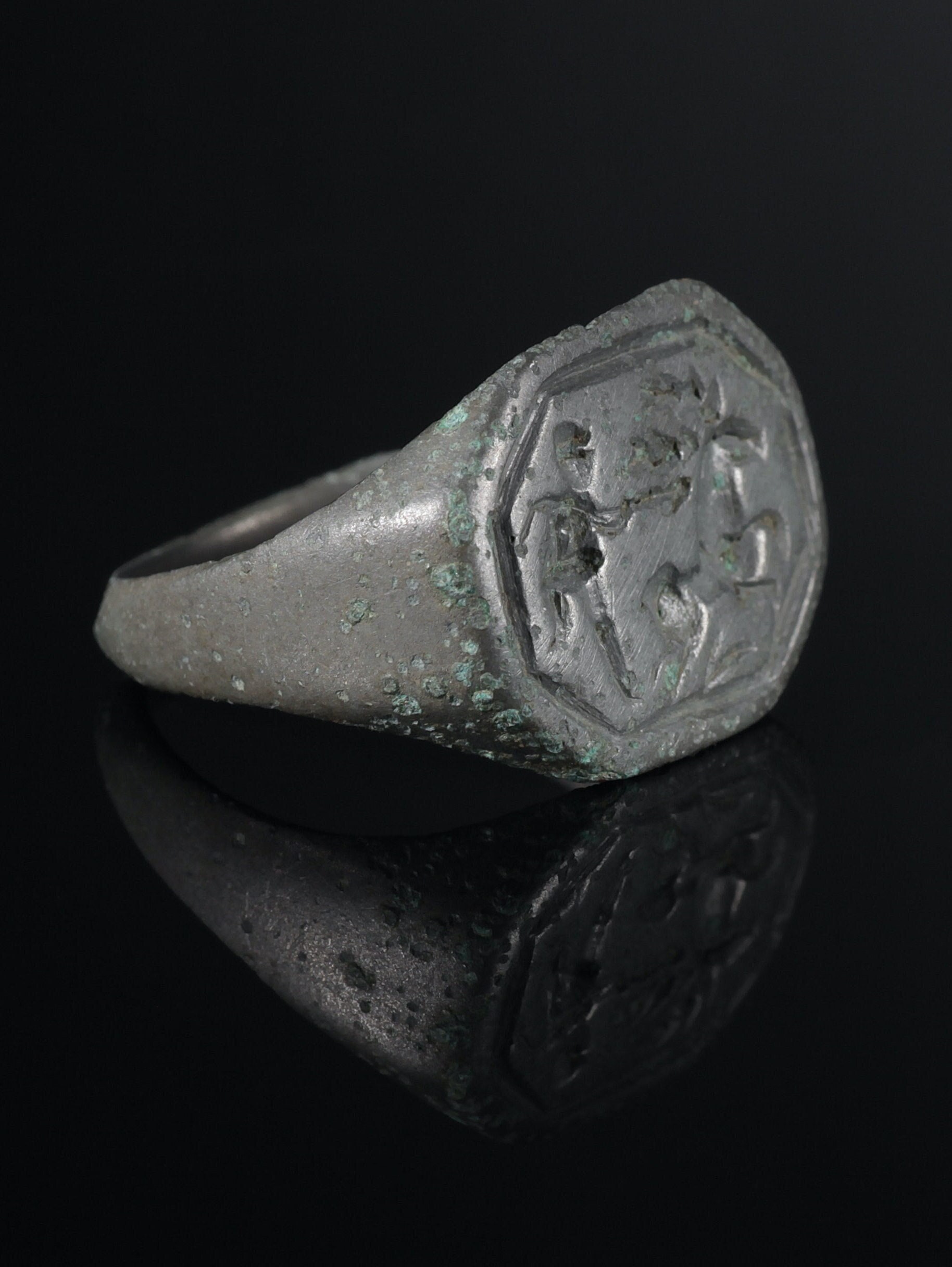 Antique Bronze Signet Ring, Deer Hunt Engraving, 1600s-1700s - Etsy