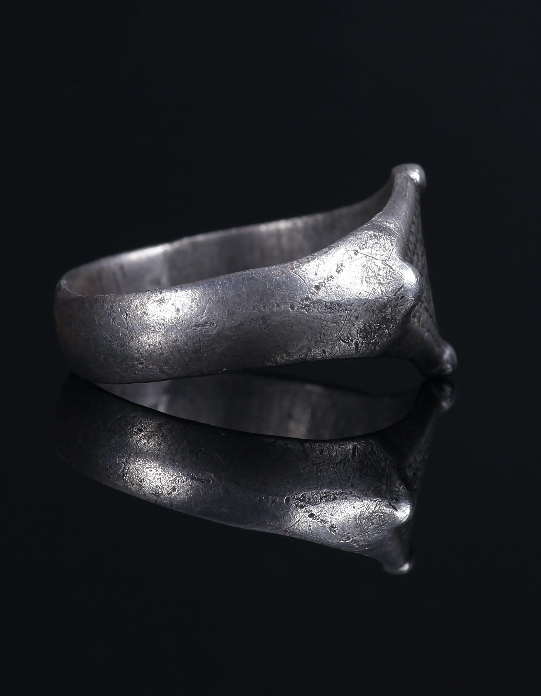 Early Islamic Rhombus-shaped Ring With Floral Ornament Genuine Medieval ...