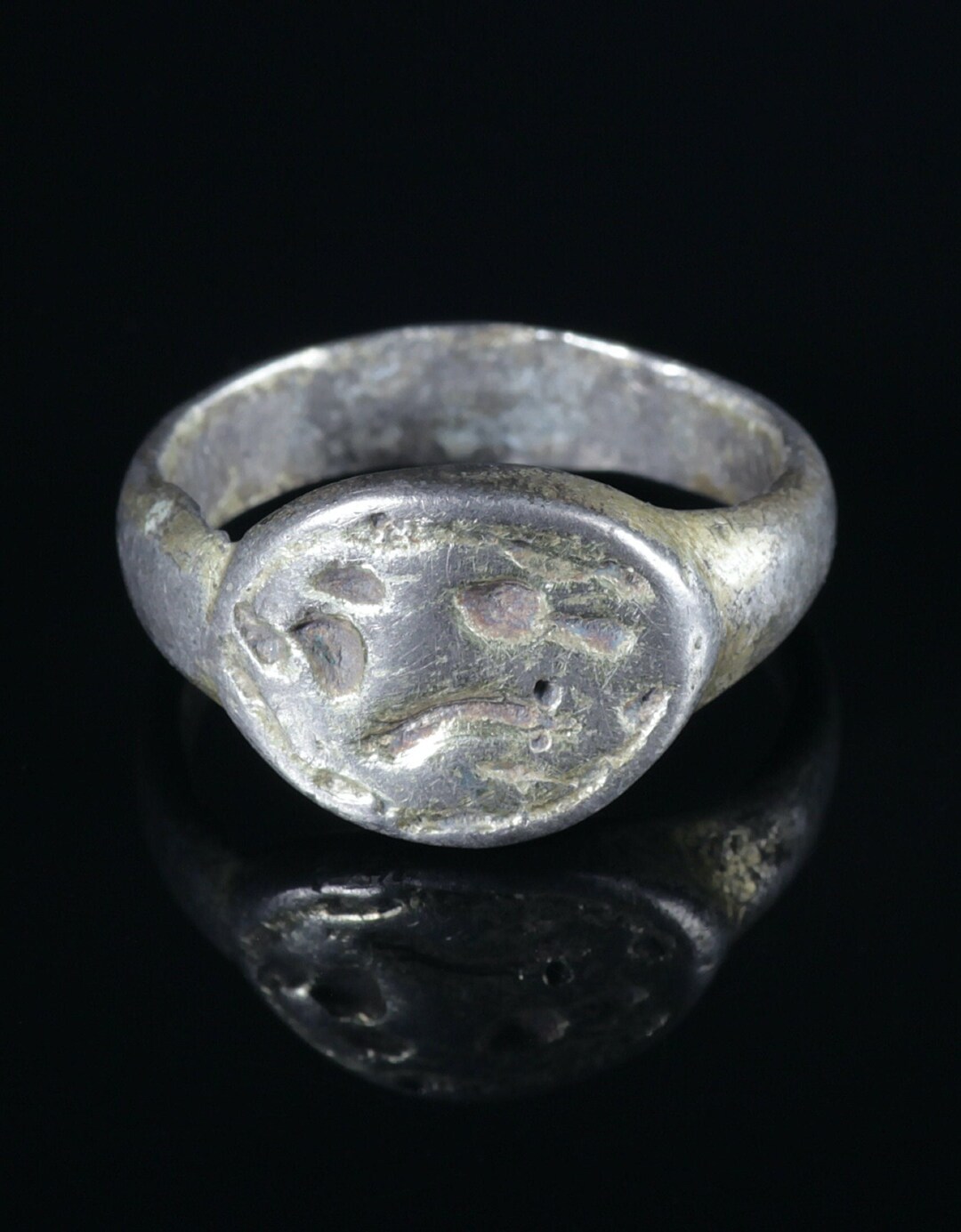 Ancient Engraved Signet Ring Beast Head to the Left Unique Ancient ...
