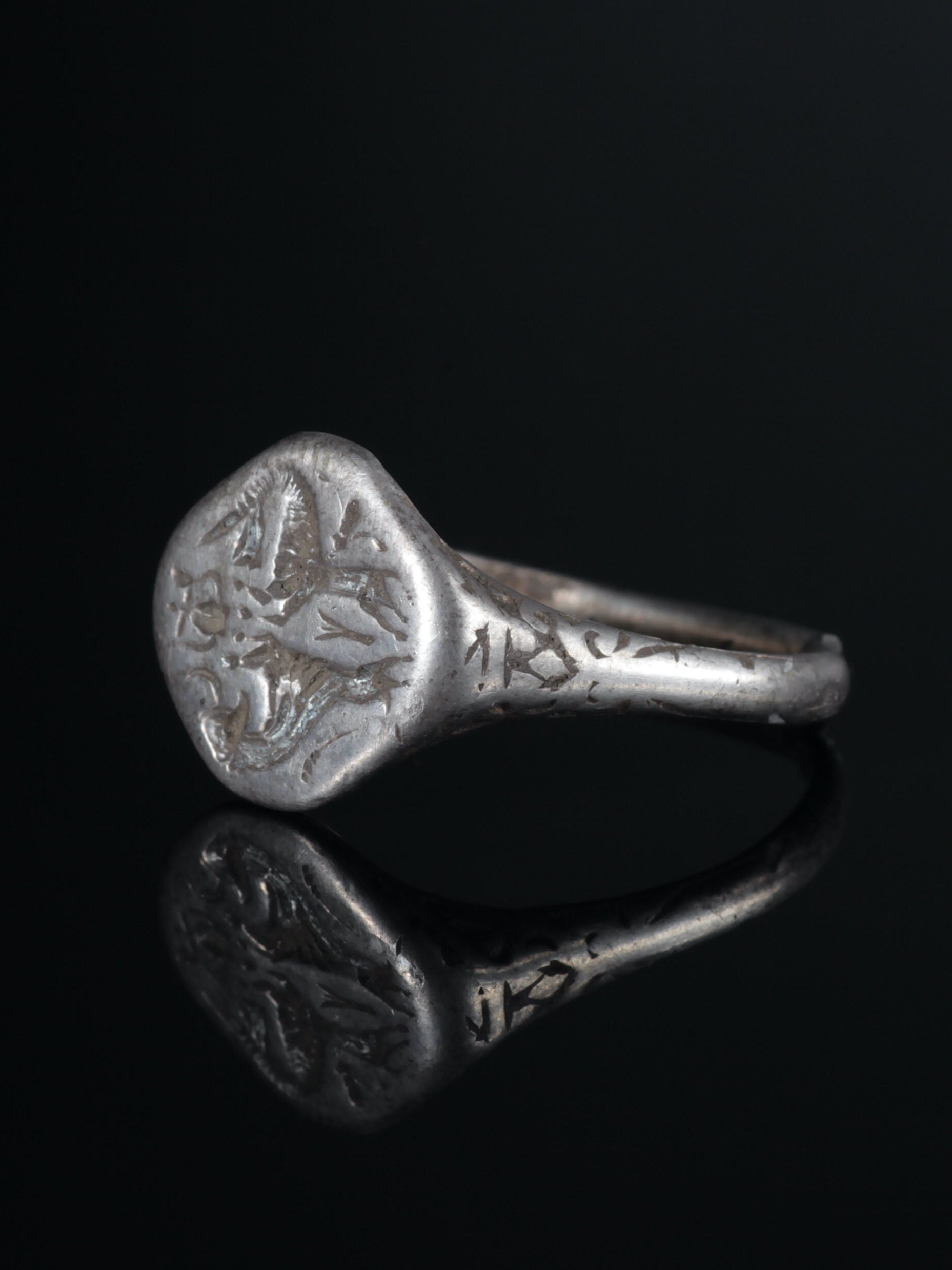 Ancient Signet Ring Engraved Antique Silver Ring Animals in a Duel ...