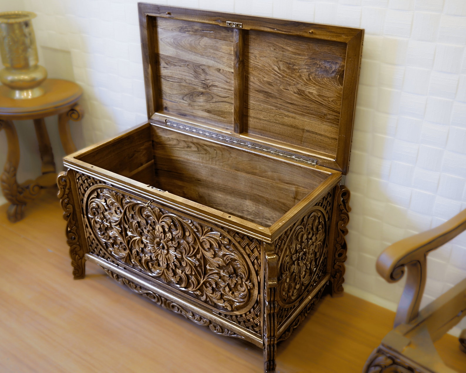 Hand-carved Walnut Wood Trunk, Antique Style Dowry Chest - Etsy