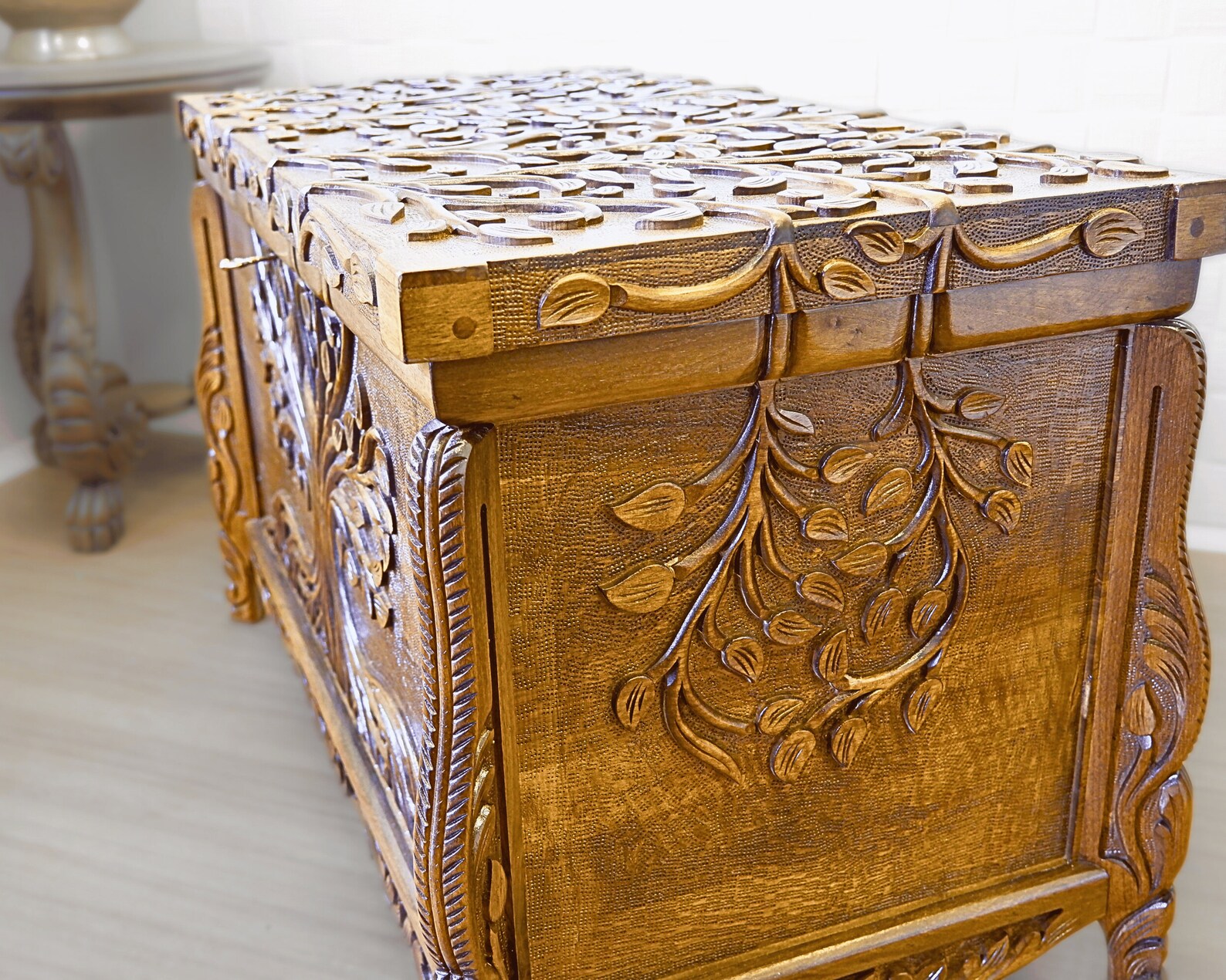 Hand-carved Walnut Wood Trunk: Tree of Life Blanket Chest - Etsy
