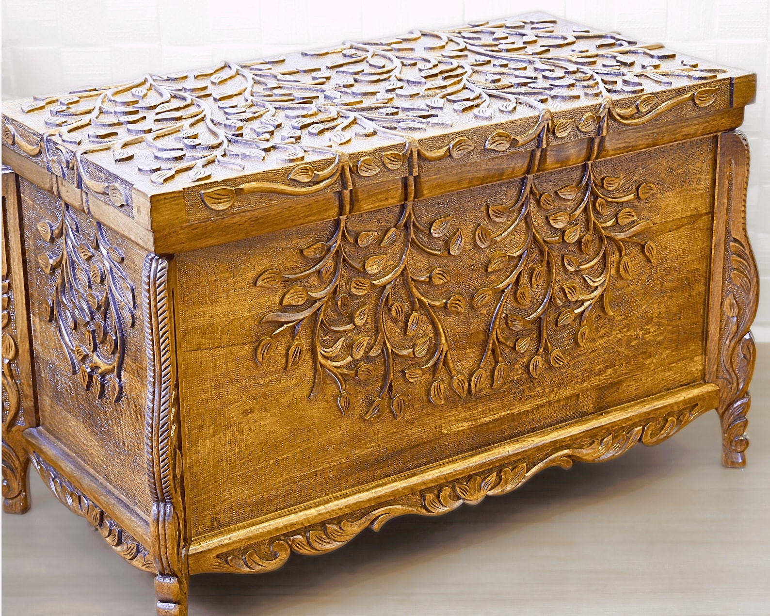 Hand-carved Walnut Wood Trunk: Tree of Life Blanket Chest - Etsy