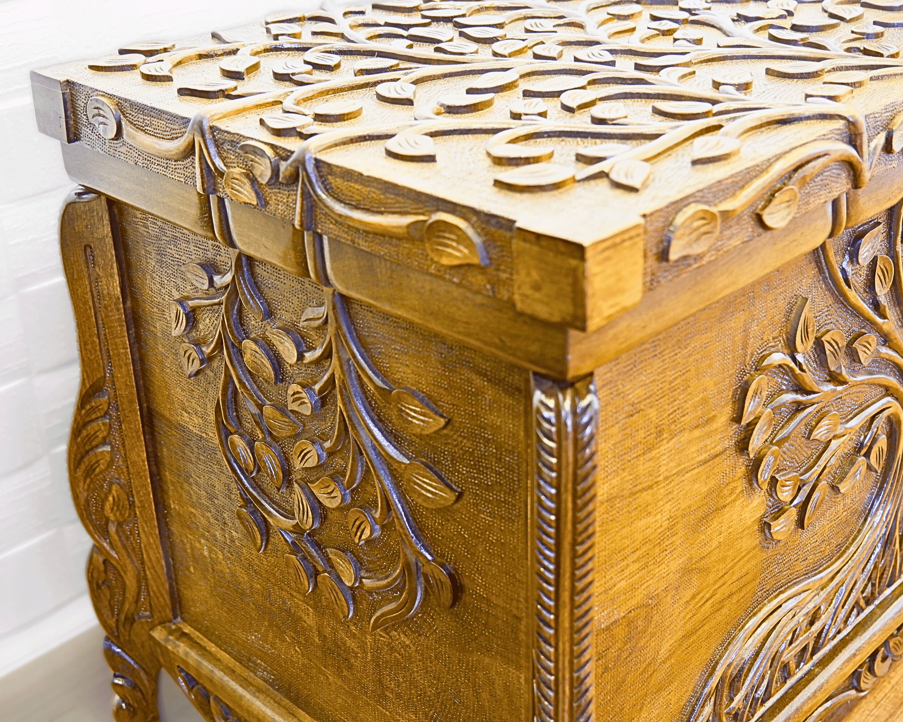 Hand-carved Walnut Wood Trunk: Tree of Life Blanket Chest - Etsy