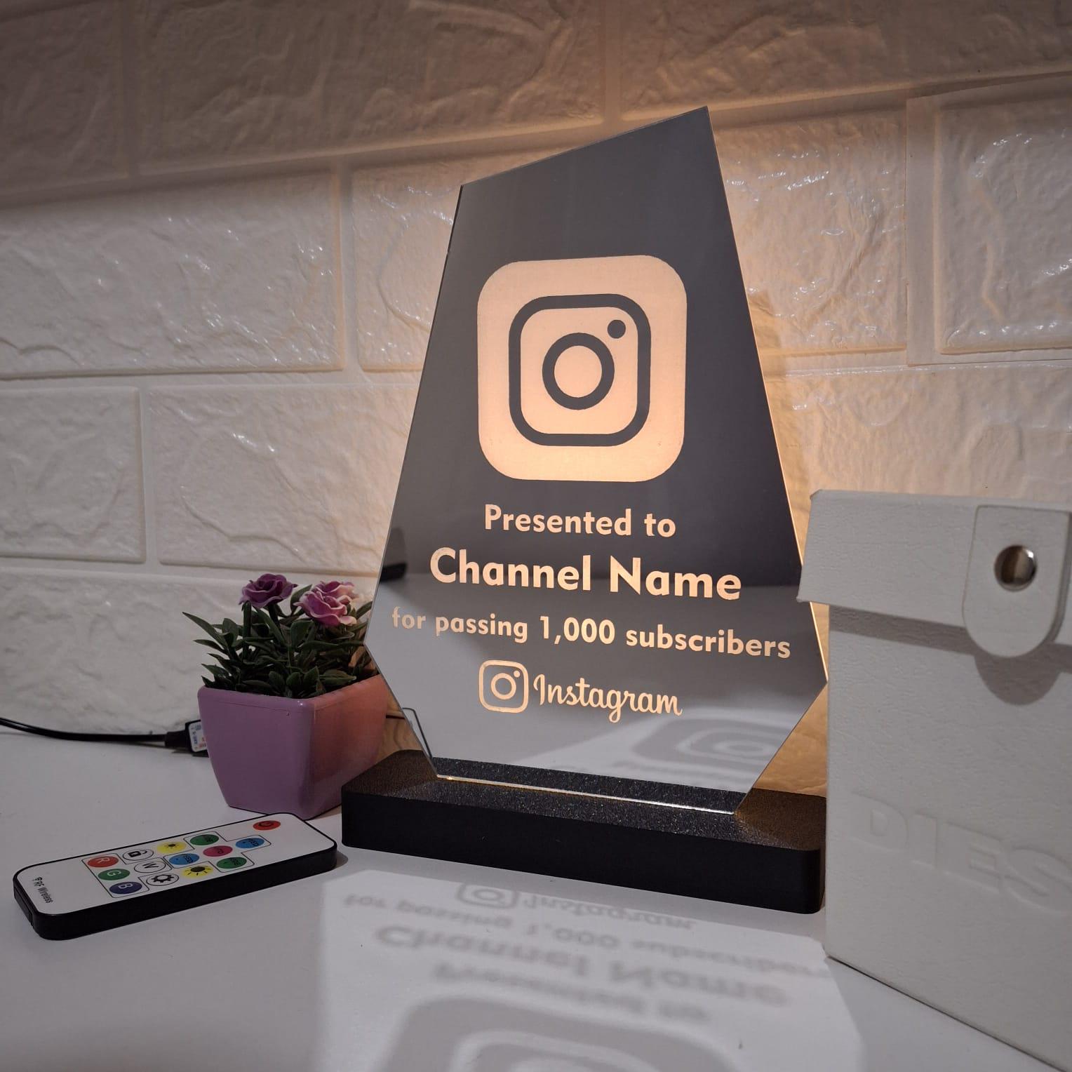 Custom Social Media Award,social Media Achievement Award,pennant ...