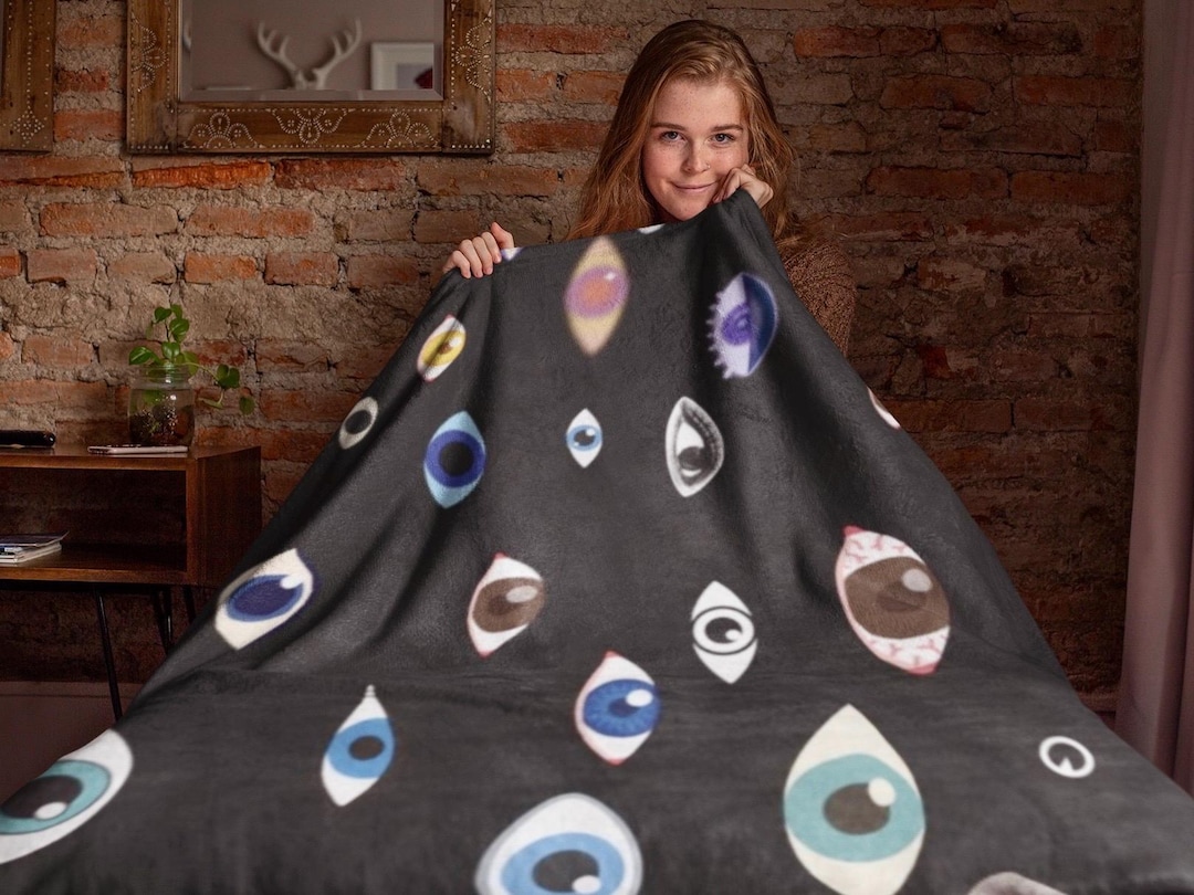 Creepy Eyeball Blanket, Weirdcore Aesthetic Velveteen Plush Blanket ...