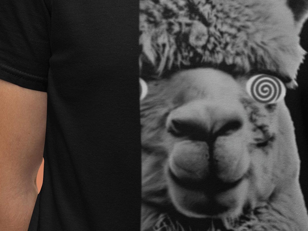Trippy Alpaca T Shirt, Edgy Llama T-shirt for Men Women, Hypnotic ...