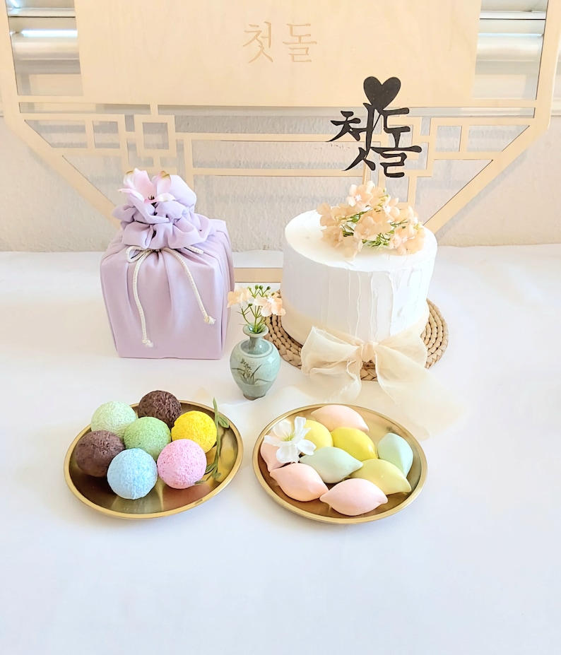 Dohl Table Decoration Dish and Baek Il Decoration Dohl Table Set ...