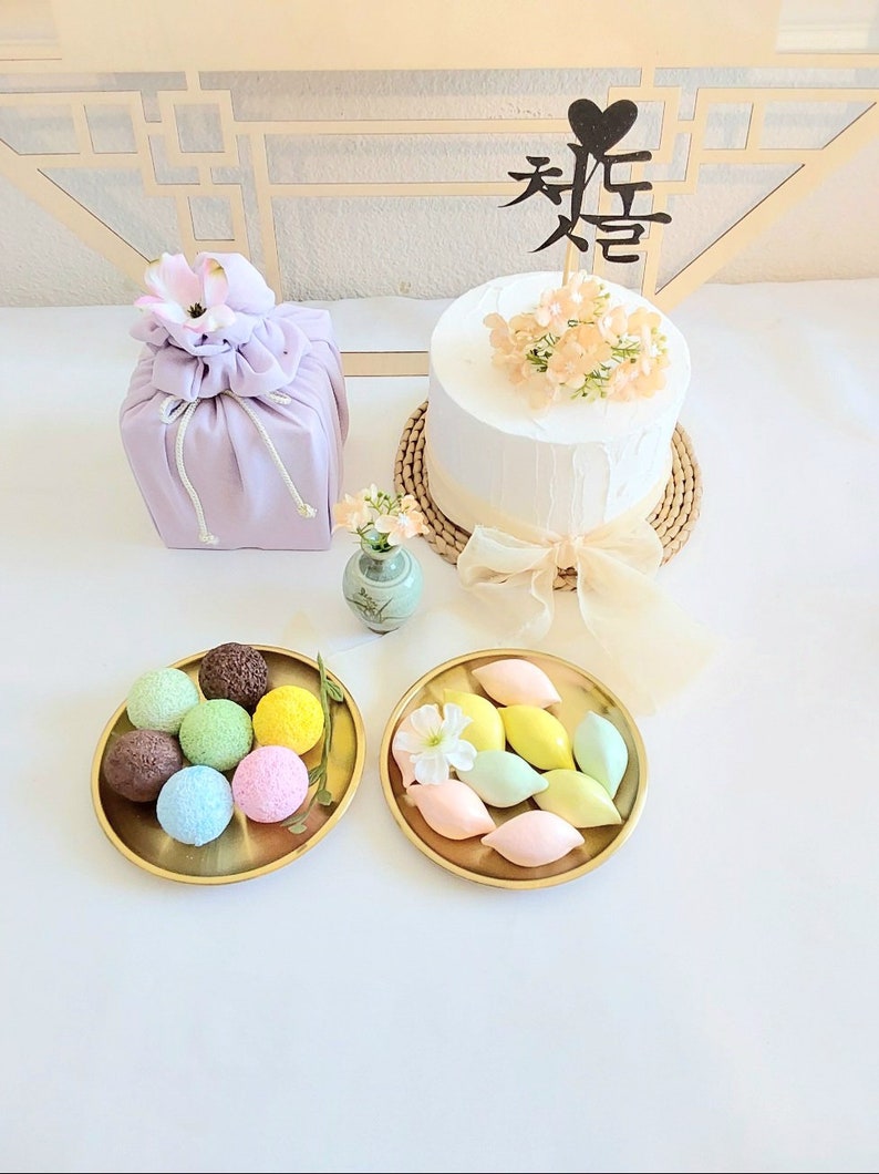 Dohl Table Decoration Dish and Baek Il Decoration Dohl Table Set ...