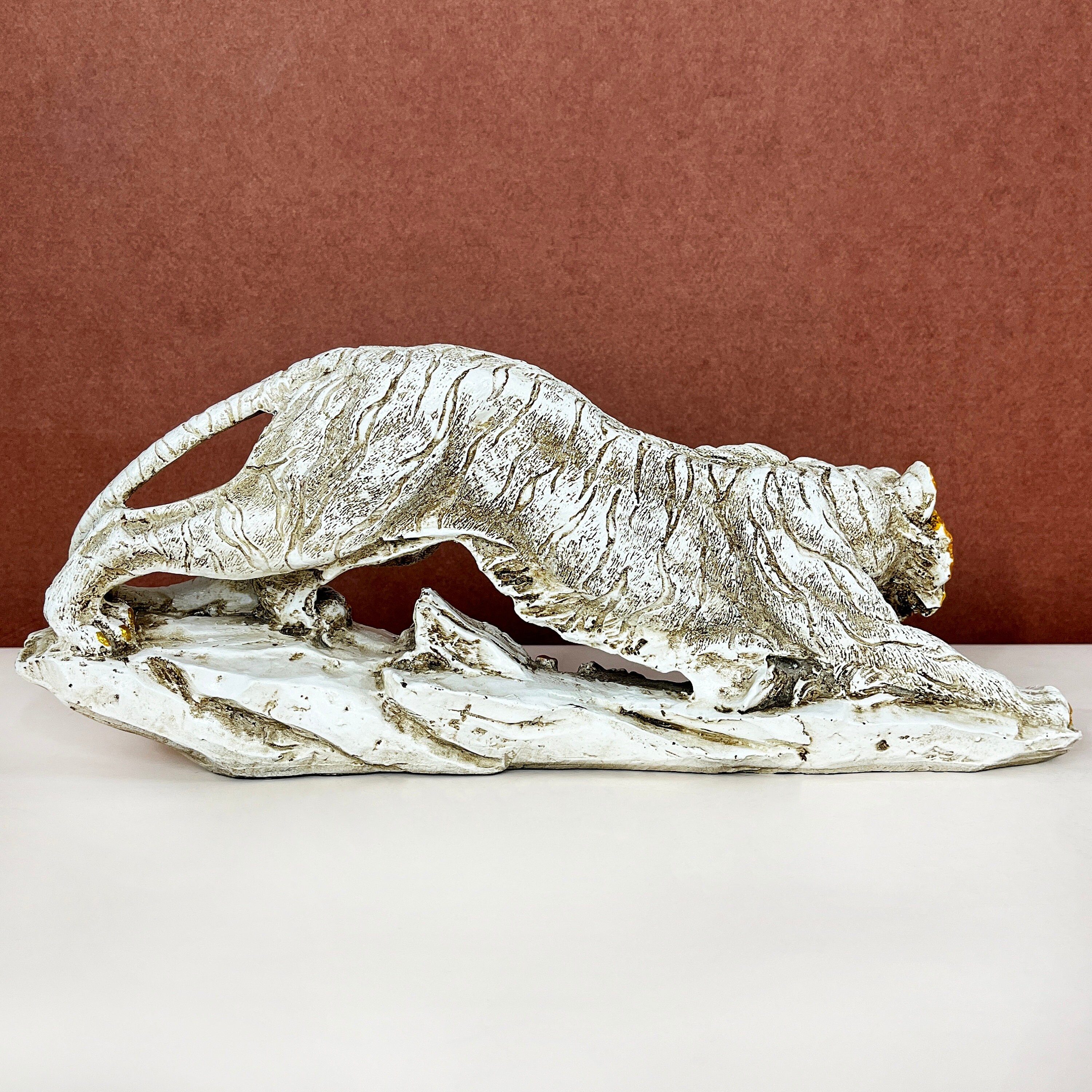 Vintage Tiger Statue Showpiece for Office Decor, Handicraft Tiger ...
