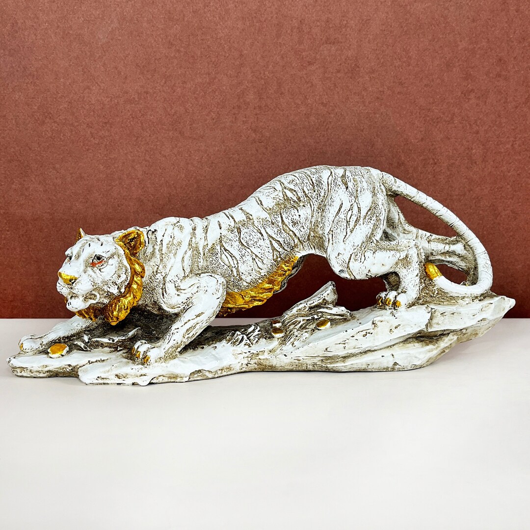 Vintage Tiger Statue Showpiece for Office Decor, Handicraft Tiger ...