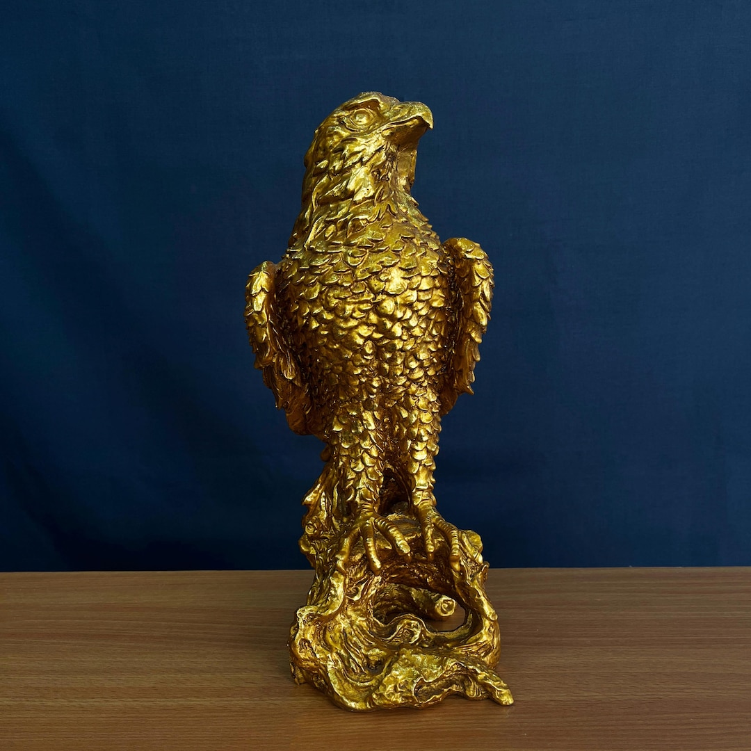 Vintage Golden Eagle Statue, Elegant Resin Eagle Statue Office Decor ...