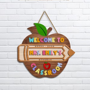 Personalized Apple Teacher Apple Door Sign, Back to School, Custom ...